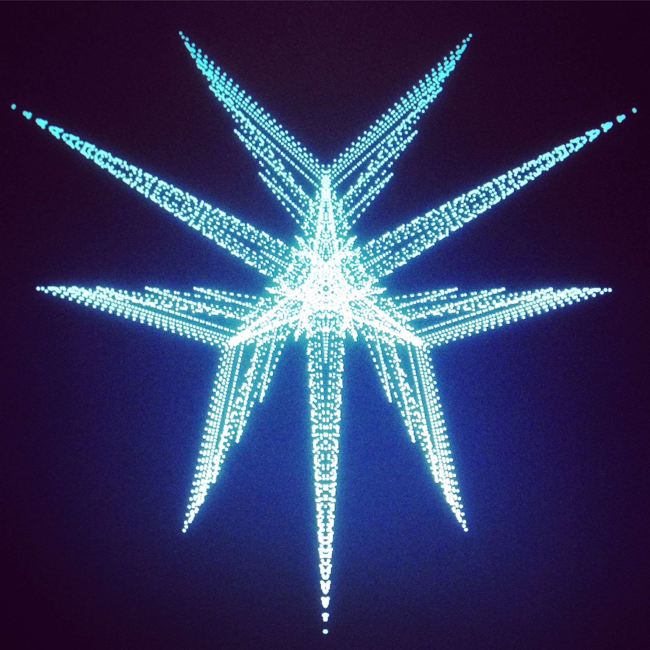 11,520 Particles in Snowflake Formation | phong